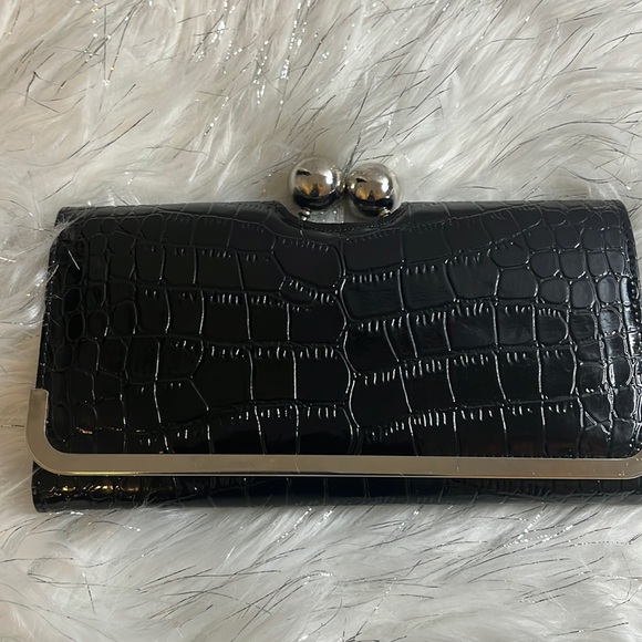 Charlotte Russe | Bags | New Charlotte Russe Black Patent Leather Purse ...